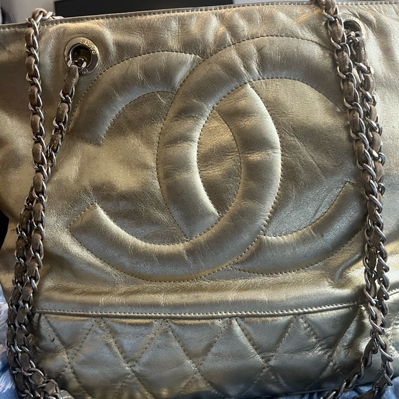 CHANEL | Bags | Vintage Chanel Metallic Gold Shoulder Bag No Serial ...